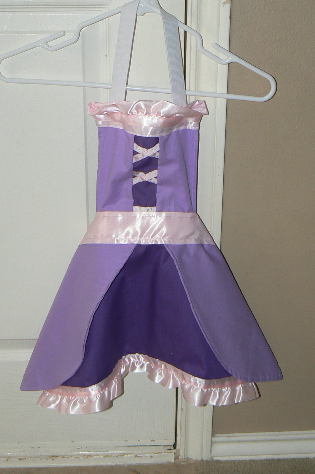 ourhomecreations: Princess Aprons