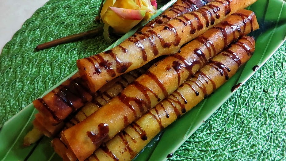 LUWEEH KITCHEN : Saging na Turon with Chocolate Drizzled