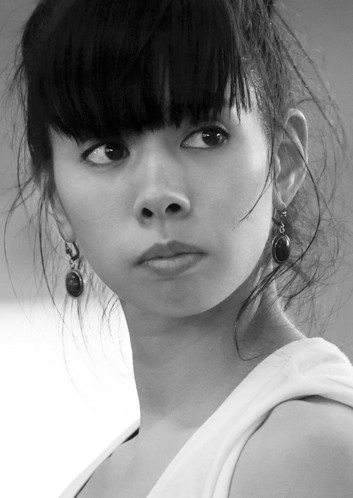 scostumista: FUKIKO TAKASE, DANCING WITH THOM YORKE