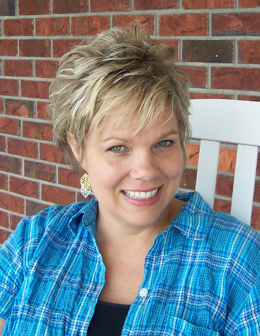 Inspiration Cafe - DIY Cake Plates and Pedestals - Sweet Little Bluebird