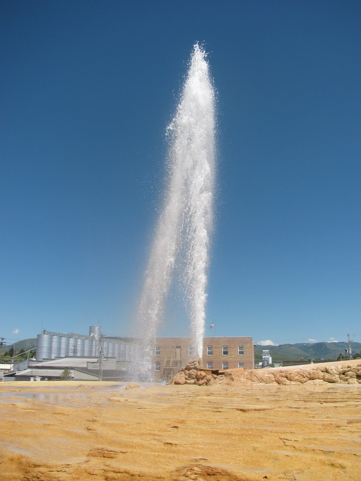 Backyard Excursions: The Soda Springs Geyser