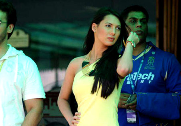 7 hottest female anchors IPL ever had! Announced By India News | Indian ...