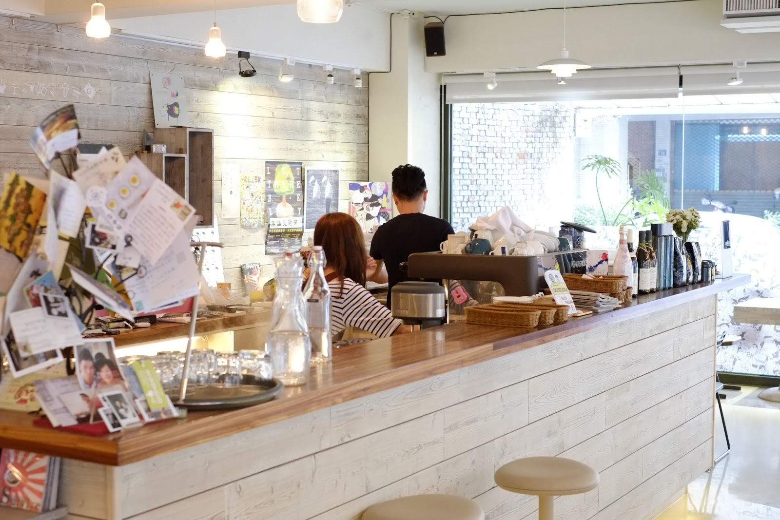 台中 咖啡店-ALLO CAFE - 我啥都不知道