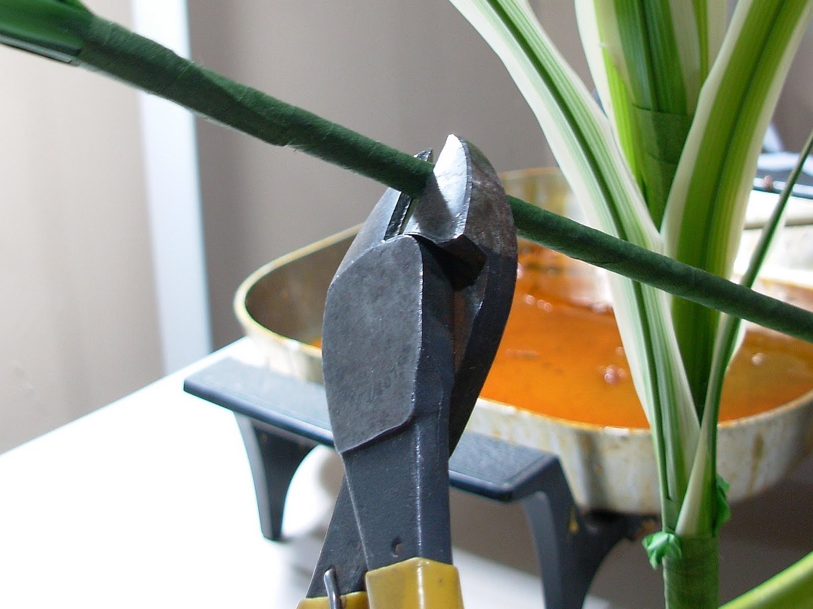 Dawn Blair's Jewelry and Eclectica Blog: Pan Glue 101 (This falls under ...