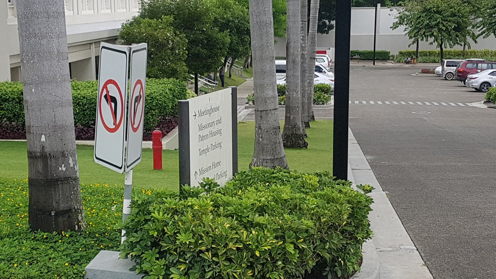 Cebu City Philippines Temple: Traffic Signages