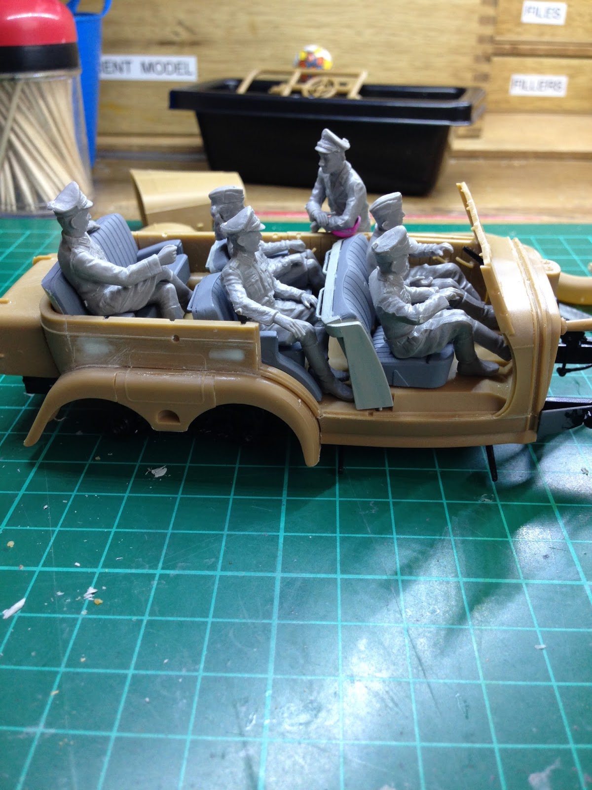 Scale Model Workbench: ICM Mercedes G4