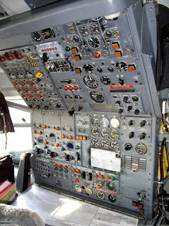 C R Smith Museum: The F/E panel on a Boeing 727.