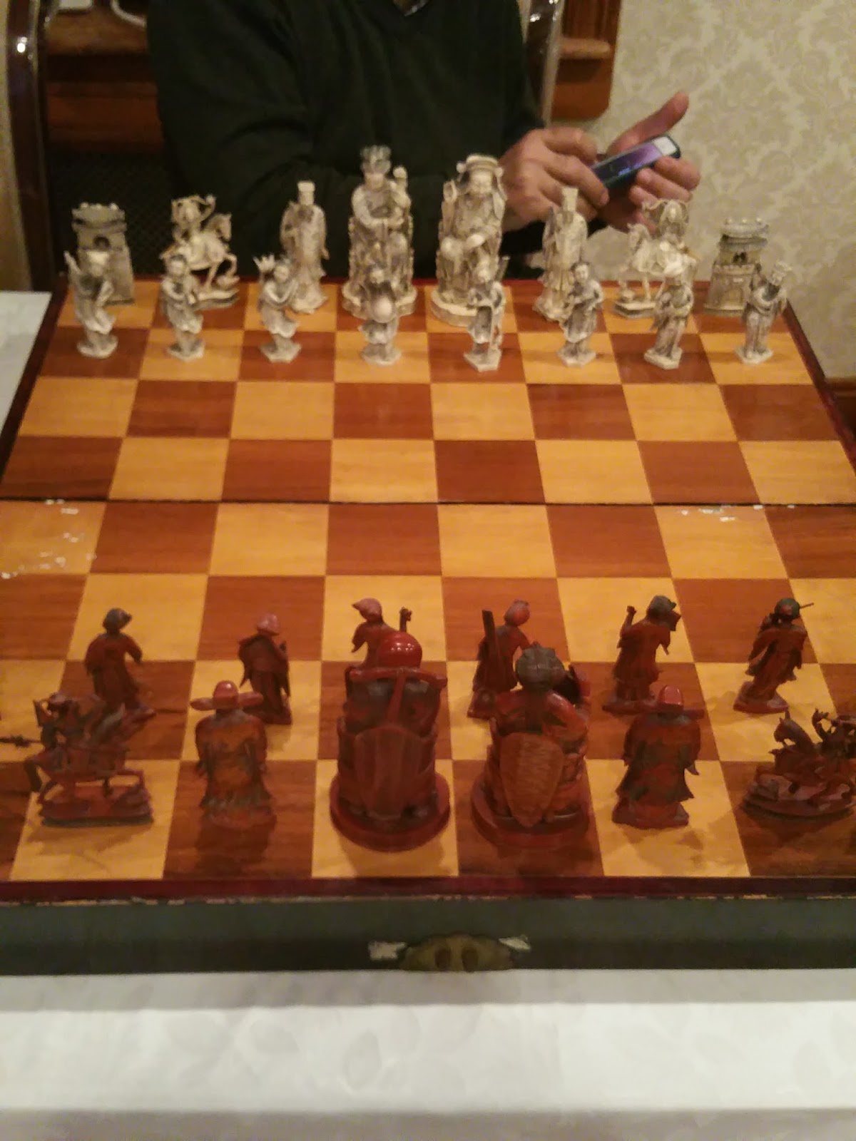 Antiques Blogger: Vintage real white & tea stained ivory chess set, 30 ...