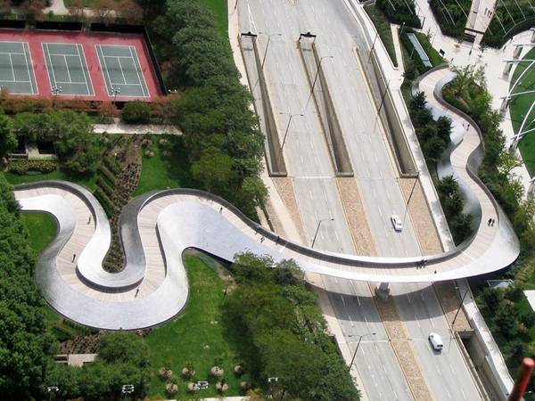 Winding Pedestrian Bridge | Zone Unique
