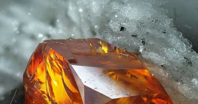 Sphalerite Information & Facts - Geology In