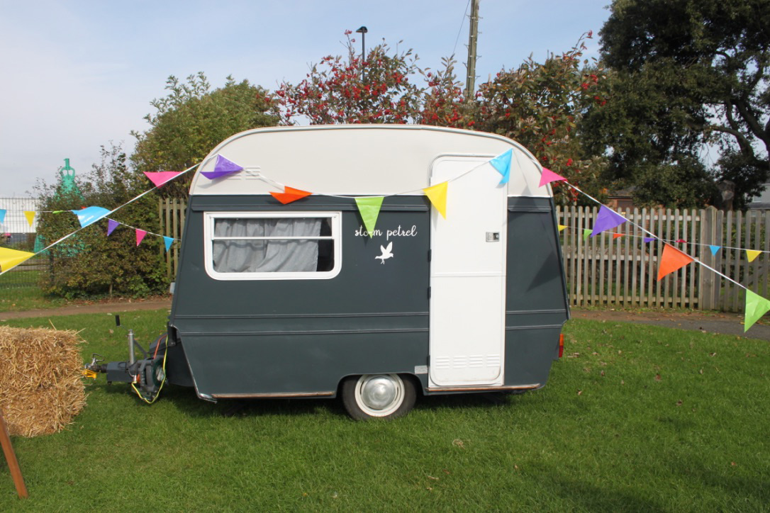 TRAVEL: Yarmouth Vintage Car Boot Sale | The Apple Market