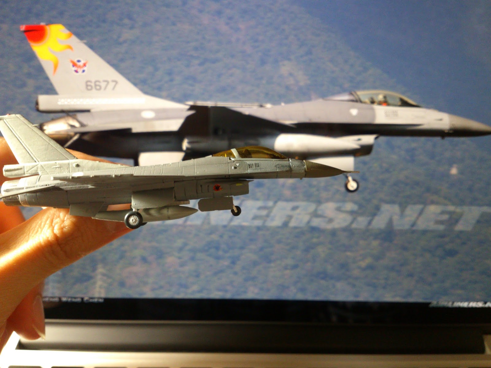 José's Aviation World: F-toys 1/144 High Spec F-16 改中華民國空軍 F-16 - Part 2