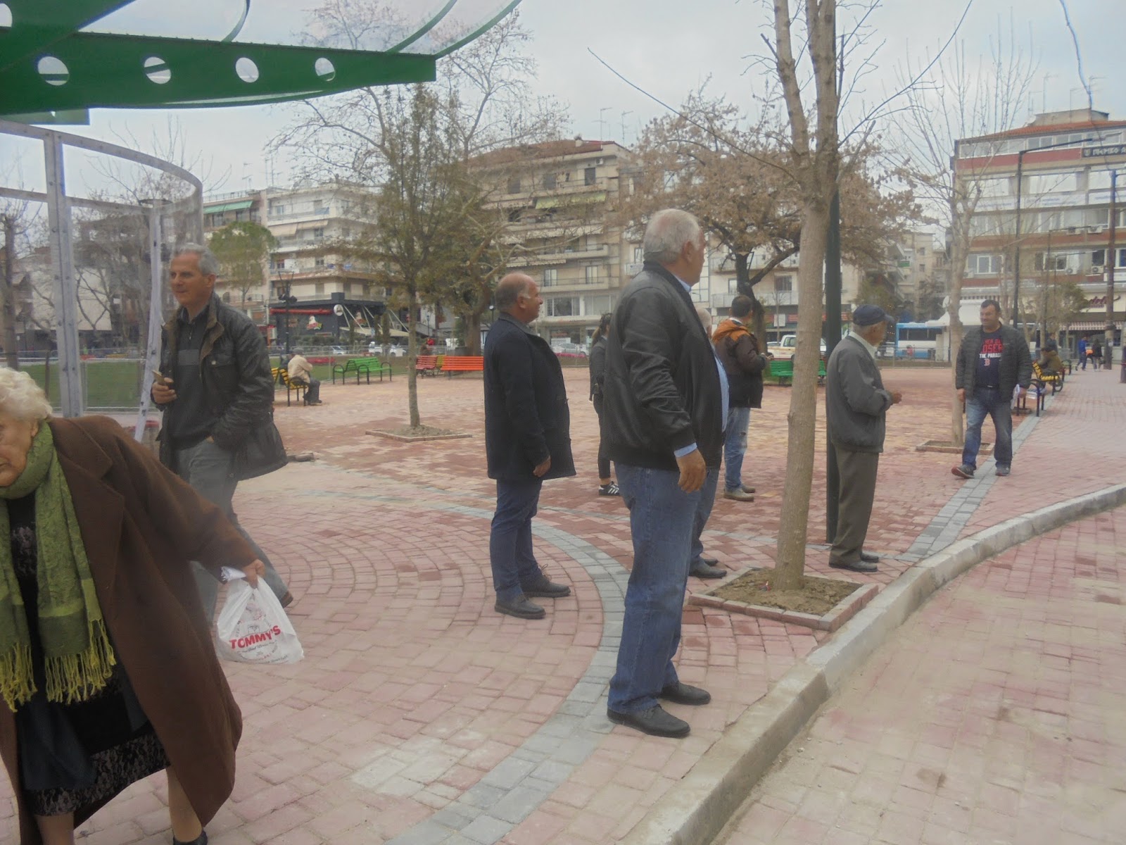 ΛΕΥΤΕΡΙΑ: Ο ΔΗΜΑΡΧΟΣ ΚΑΤΕΡΙΝΗΣ ΣΑΒΒΑΣ ΧΙΟΝΙΔΗΣ ΠΑΡΕΔΩΣΕ ΣΤΗΝ ΚΥΚΛΟΦΟΡΙΑ ...