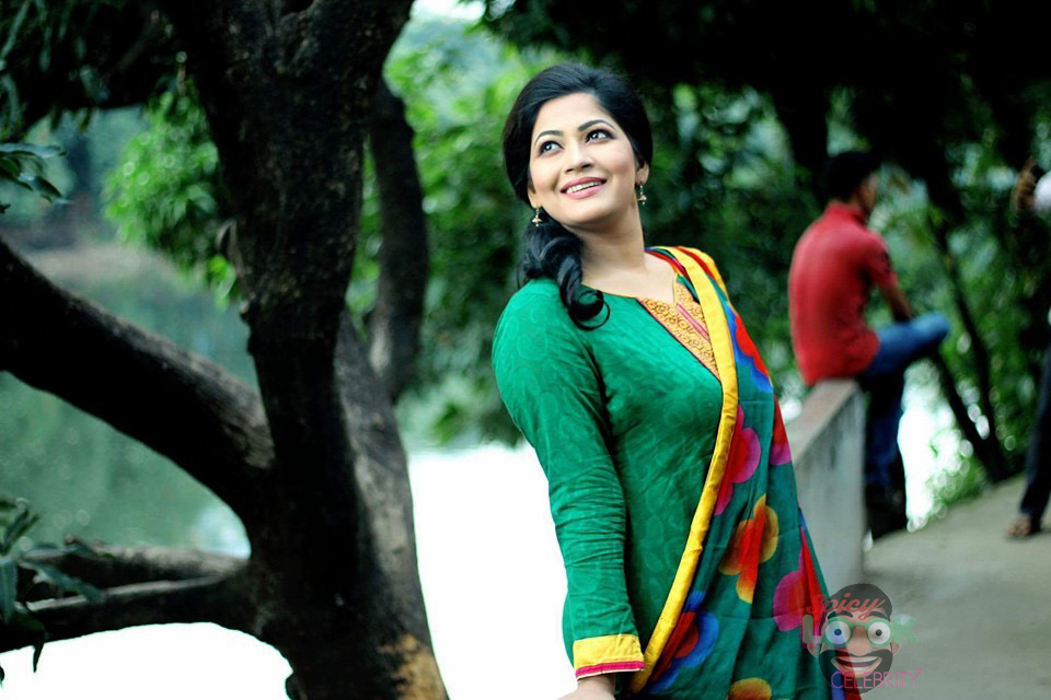 Bangladeshi Actress: Azmeri Haque Badhon