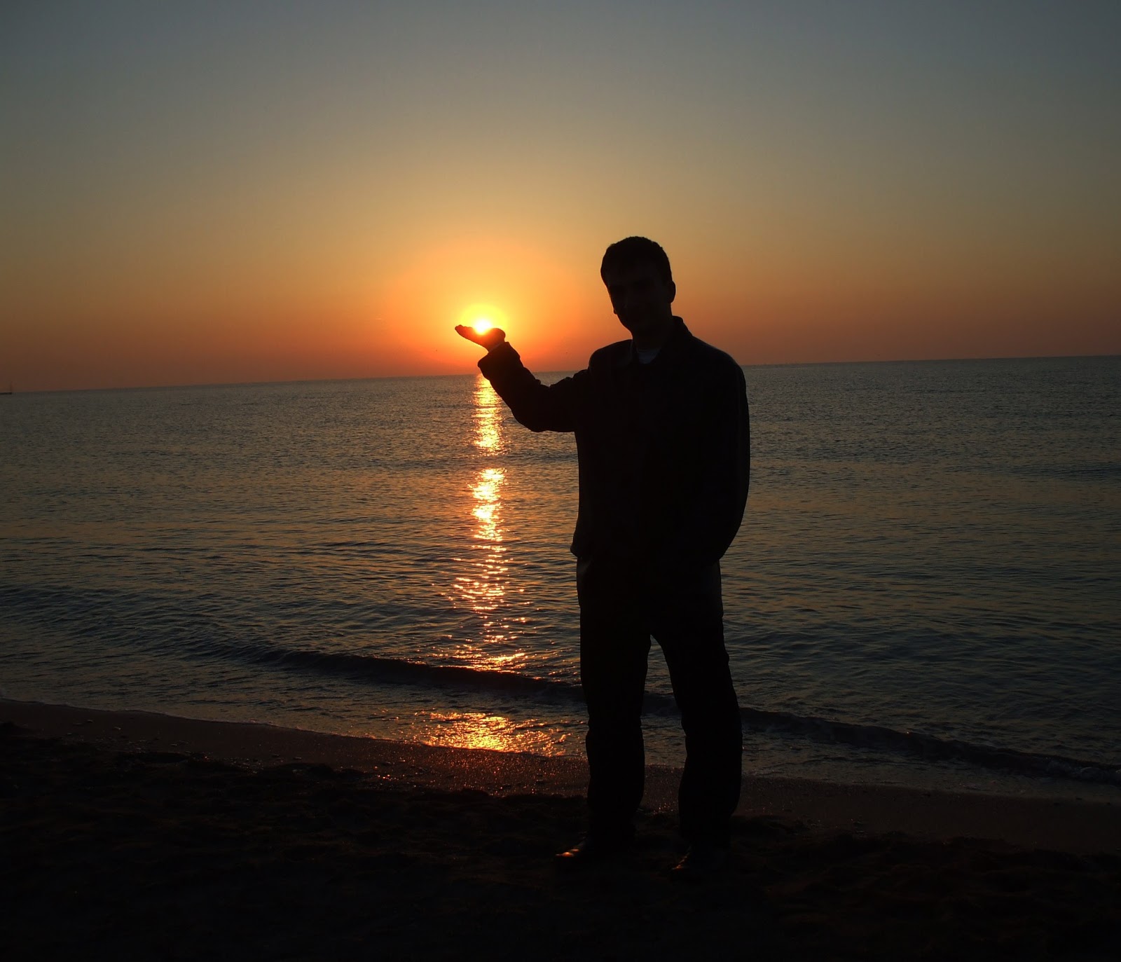 Create Cool Photos: Forced Perspective Photography Ideas And Techniques