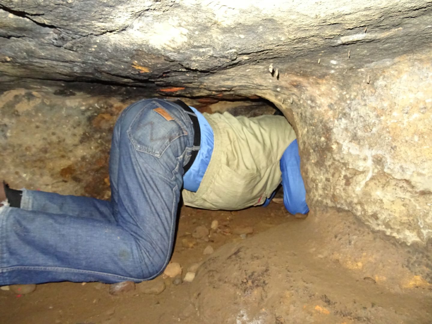 Subhashis Das' blog.: THE ISKO ROCK ART SITE AND THE NEAR BY PRIMITIVE ...