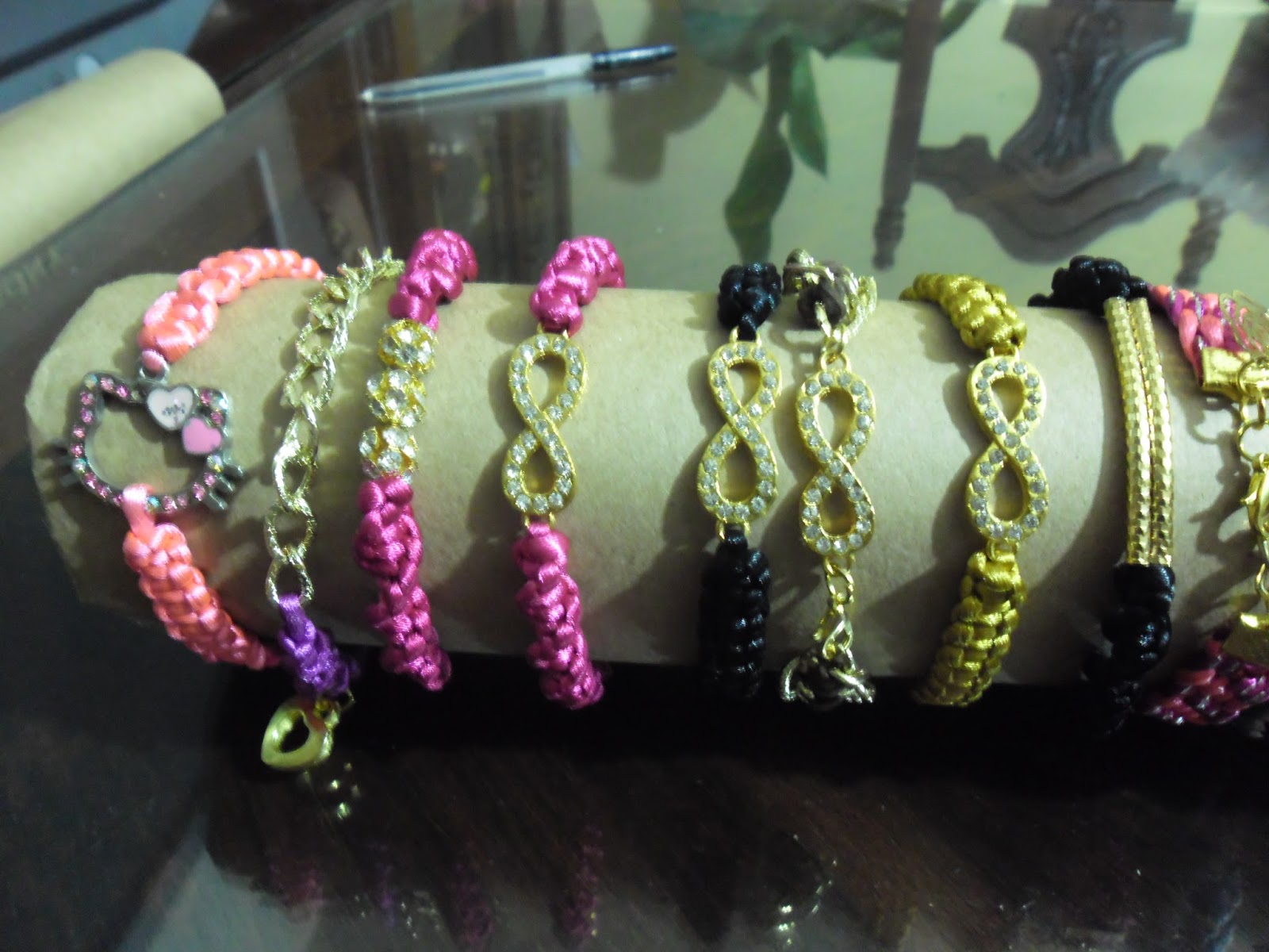 TEJIDOS ARTESANALES: Pulseras Artesanales