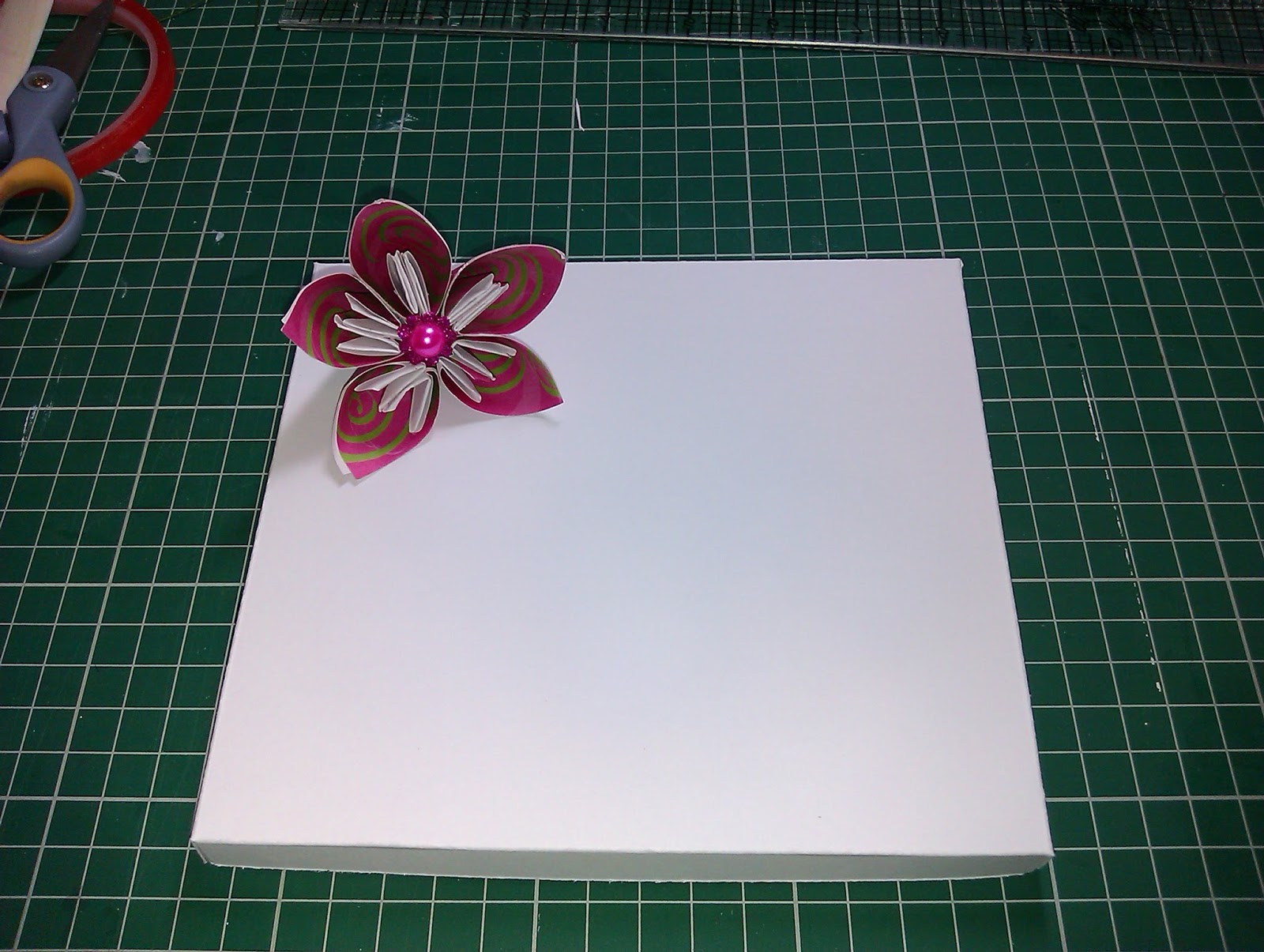 Tutorial - how to make a box for your dimensional cards.