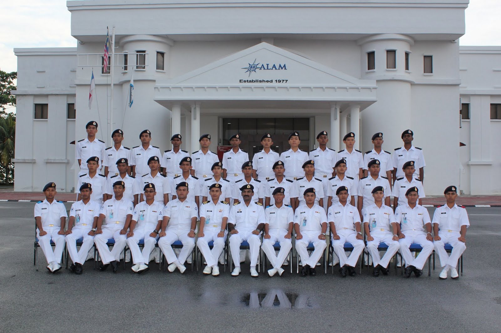 ALAM's ROTU-Navy Official Blog: PENGAMBILAN