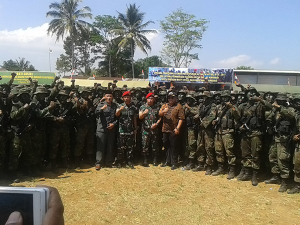 Latihan Tempur Hutan TNI AD dan Latihan Pembebasan Sandera SAT-81 ...