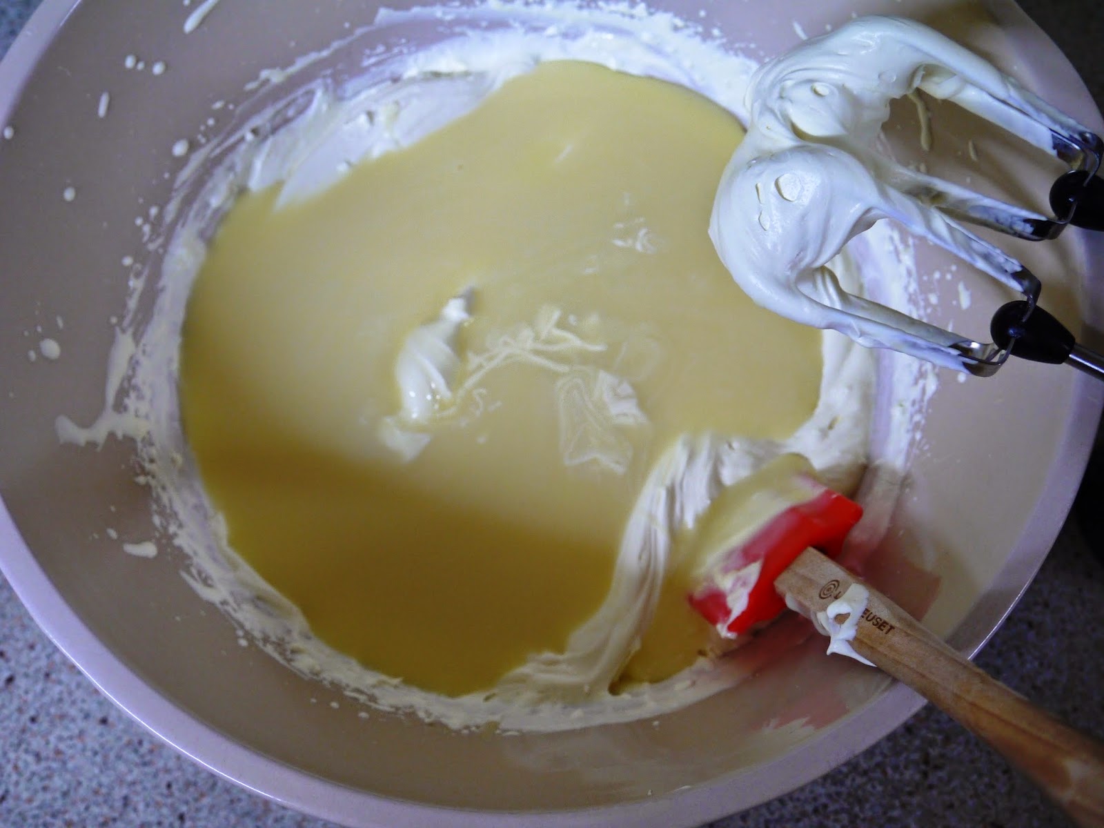 This Muslim Girl Bakes: No-Machine Mango Swirl Ice Cream