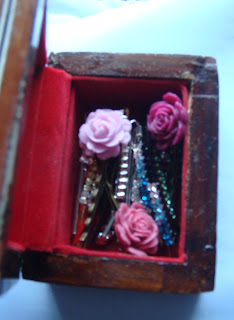 Hijabi Tip: Hijab Pin Storage | Chocoholic Hijabi