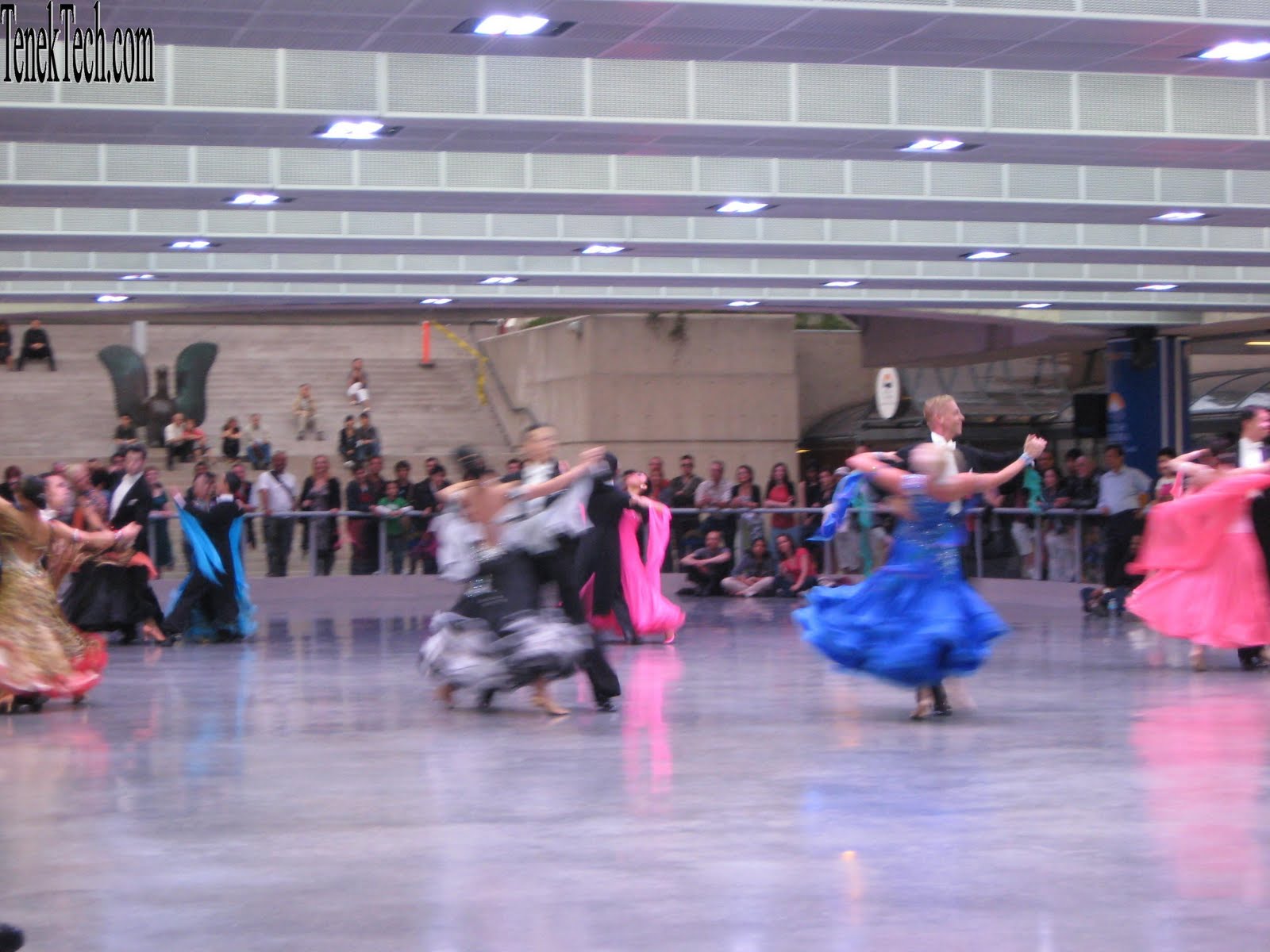 Living Vancouver Canada: Robson Square Summer Dance Series in Vancouver