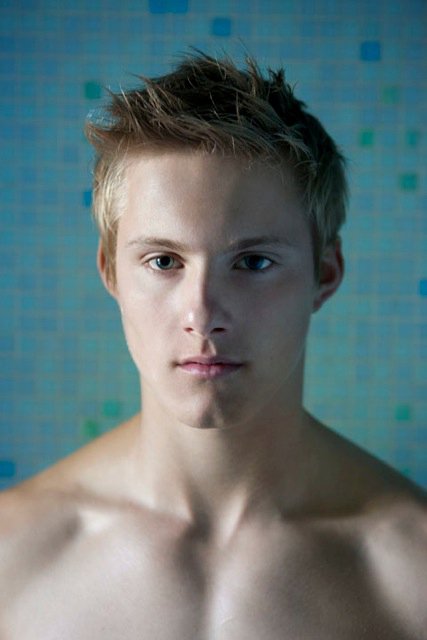 Alexander Ludwig Biceps