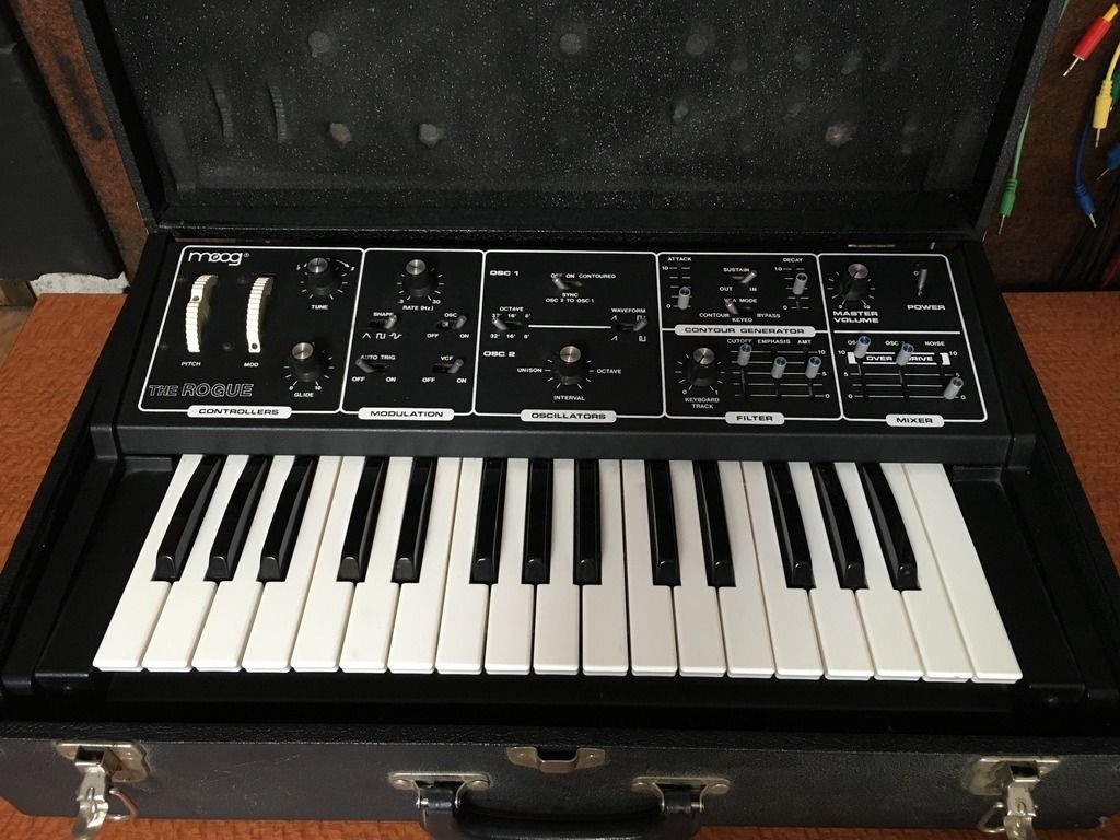 MATRIXSYNTH: MOOG THE ROGUE Vintage Analog Synth with Hard Case