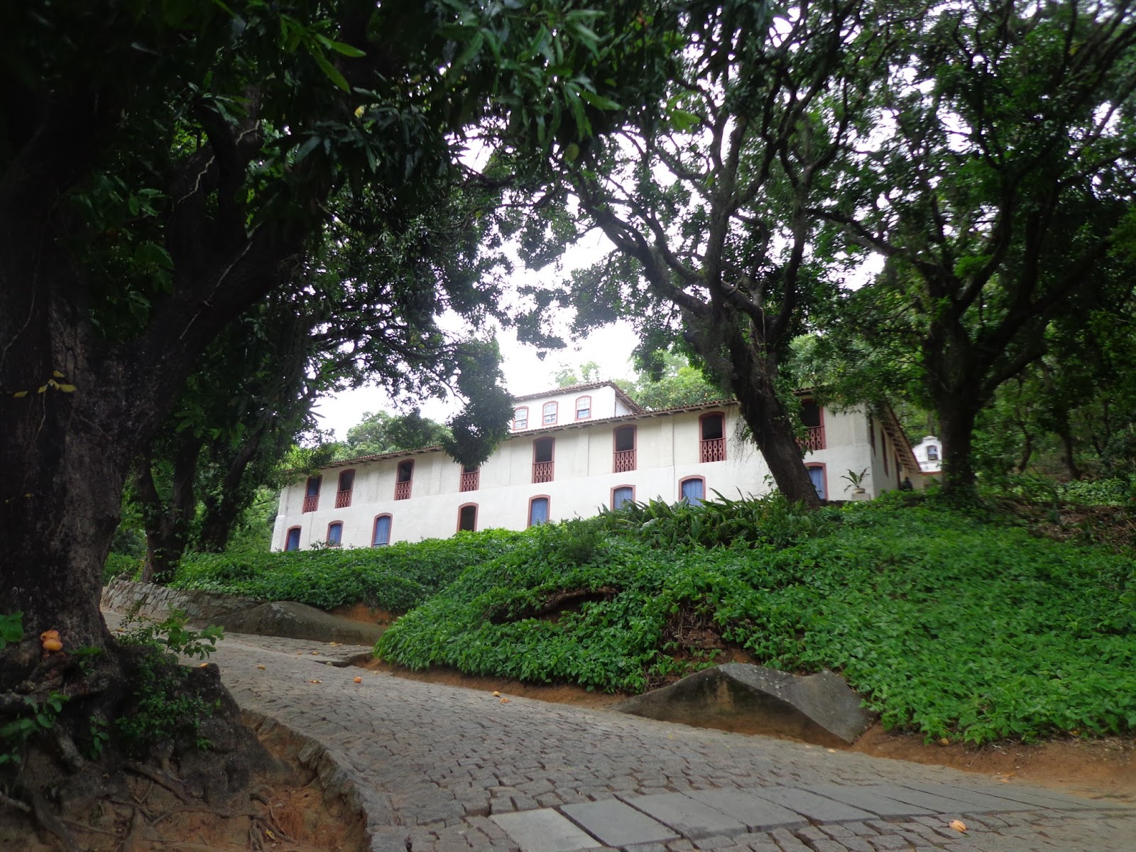 Pelo Mundo com Manu: Museu Solar Monjardim