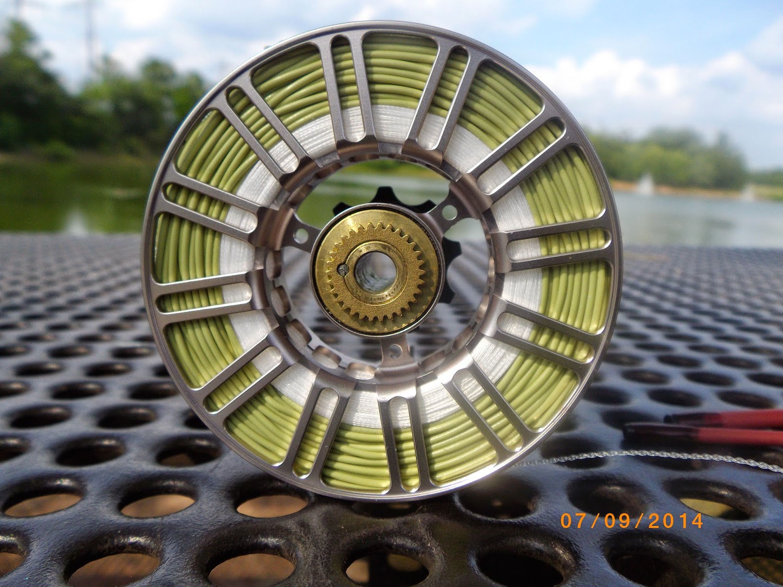 The Great Lakes of NYC: JMC OZONE Semi Automatic Fly Reel
