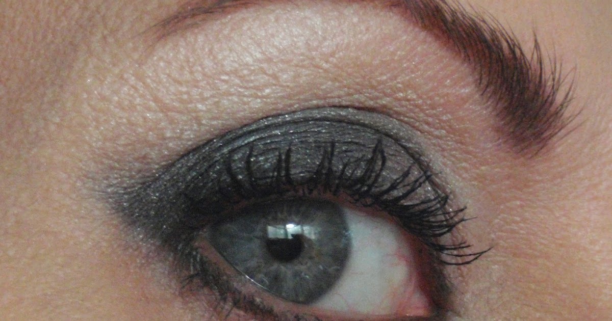 Easy Smoky Eye Shadow