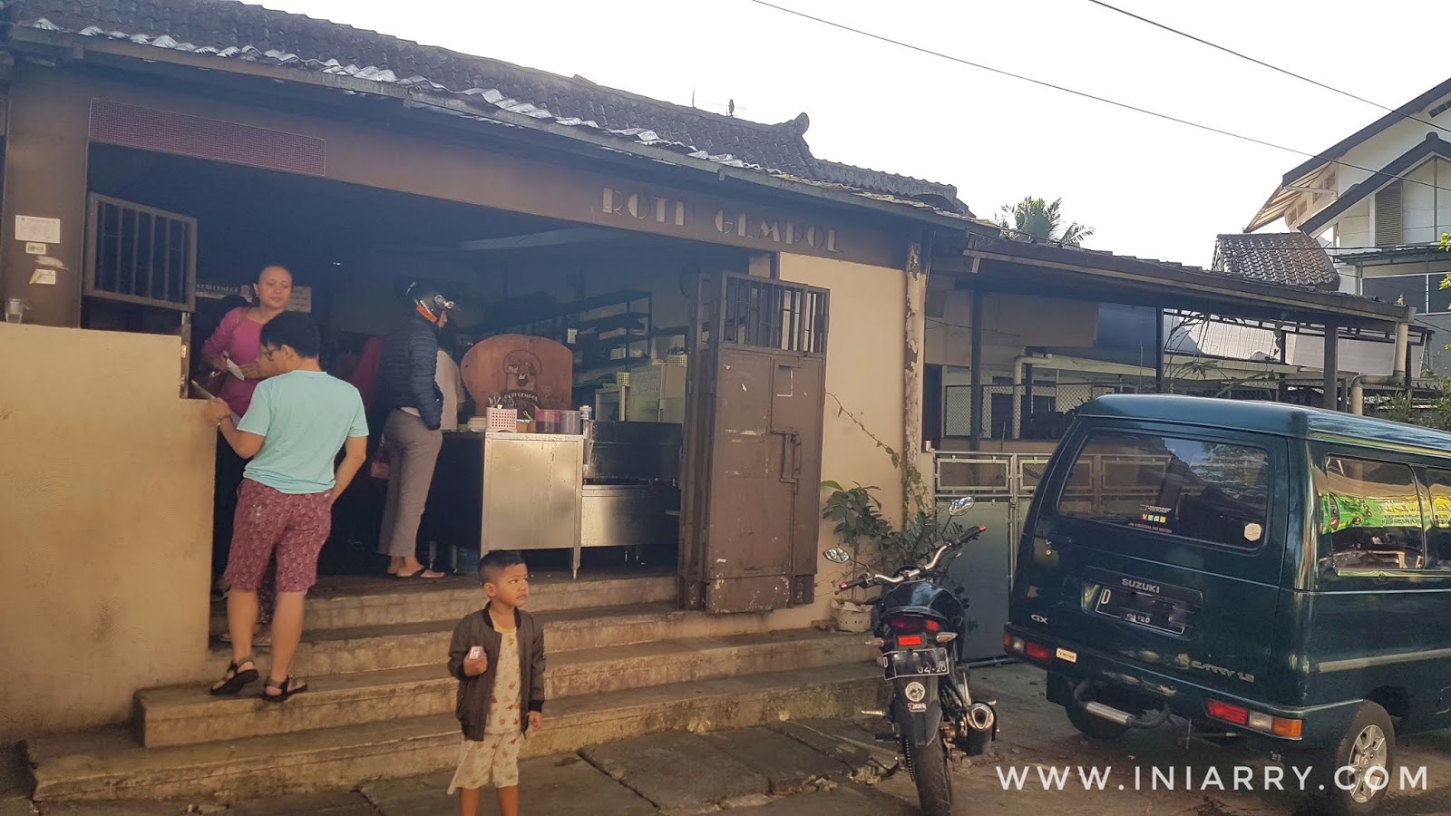 Dua Kuliner Legendaris Jalan Gempol Bandung - Ini Arry