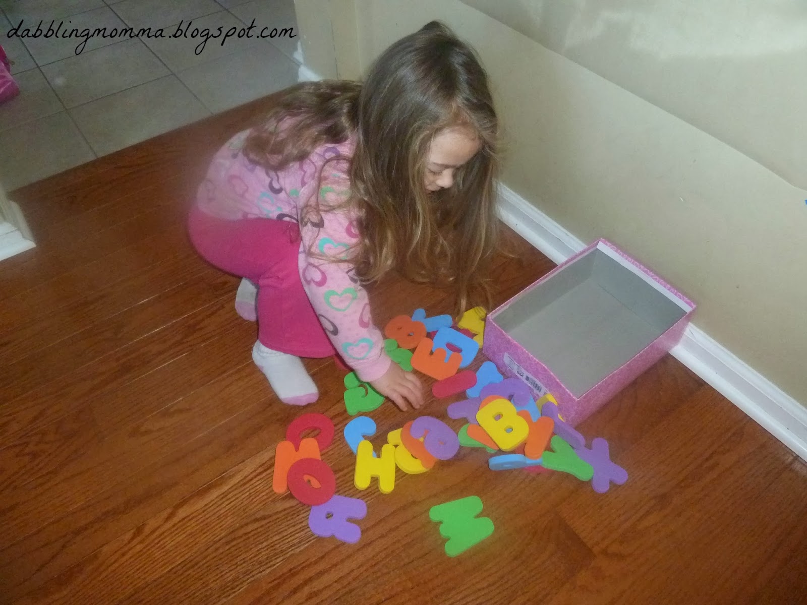 Dabblingmomma: Abc's and 123's using bathtub letters and numbers