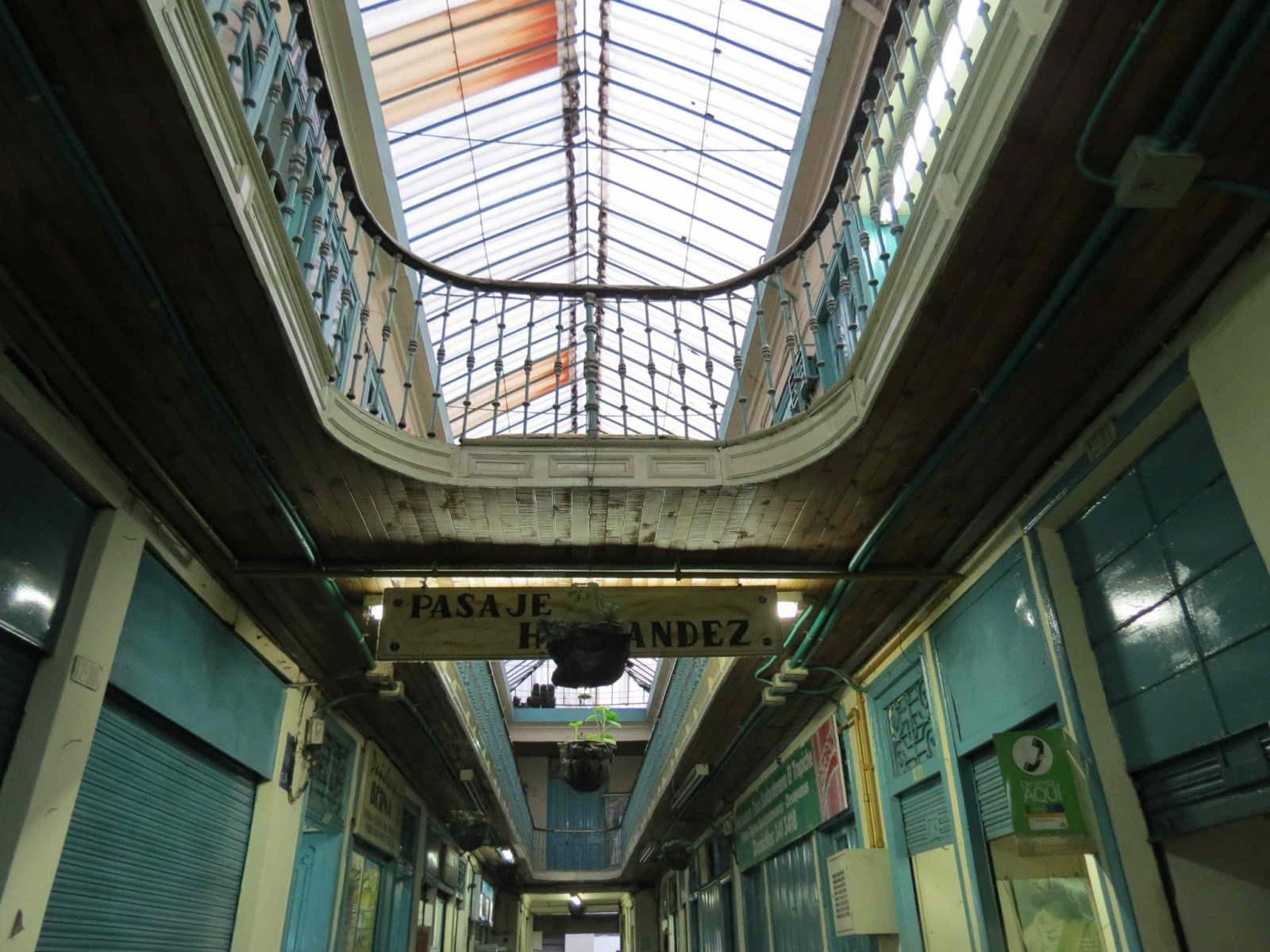 Mike's Bogota Blog: El Pasaje Hernandez