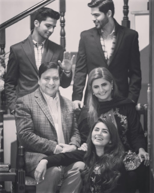 Momina Mustehsan Biography, Lifestyle, Family, Income | Tap 4 Top