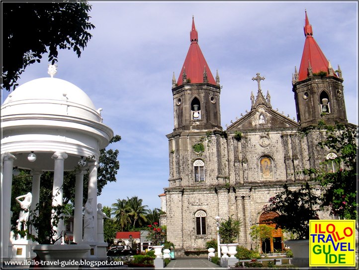 Molo Church and Plaza