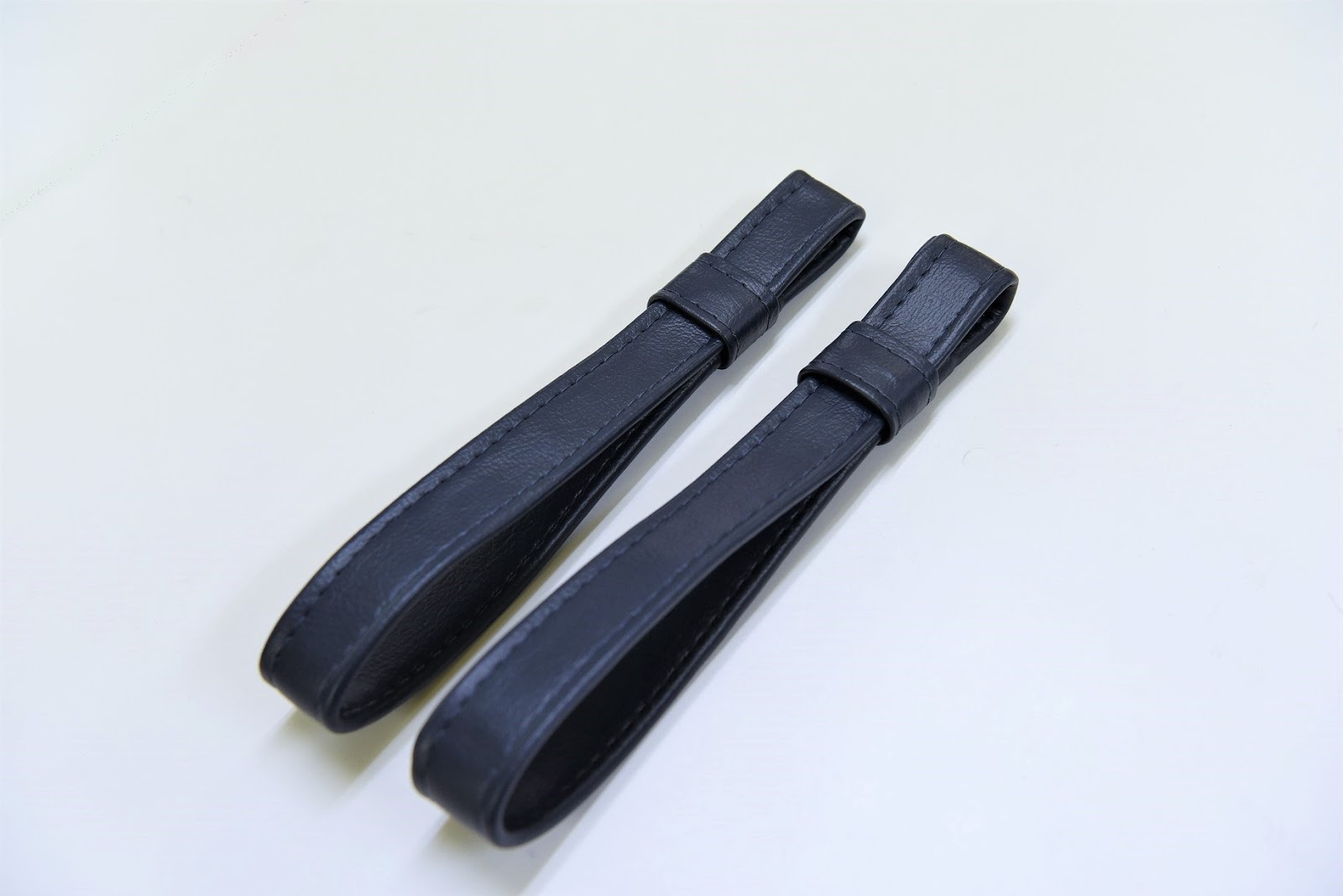 GARAGE VINTAGE Shop Blog: Assist Straps for oval window