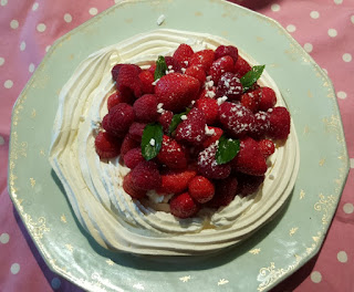 La cuisine & Claudine: Pavlova, chantilly mascarpone et fruits rouges