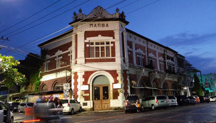 Gedung Marba, Mengadopsi Arsitektur Tropis Hindia Belanda - inisemarang.com