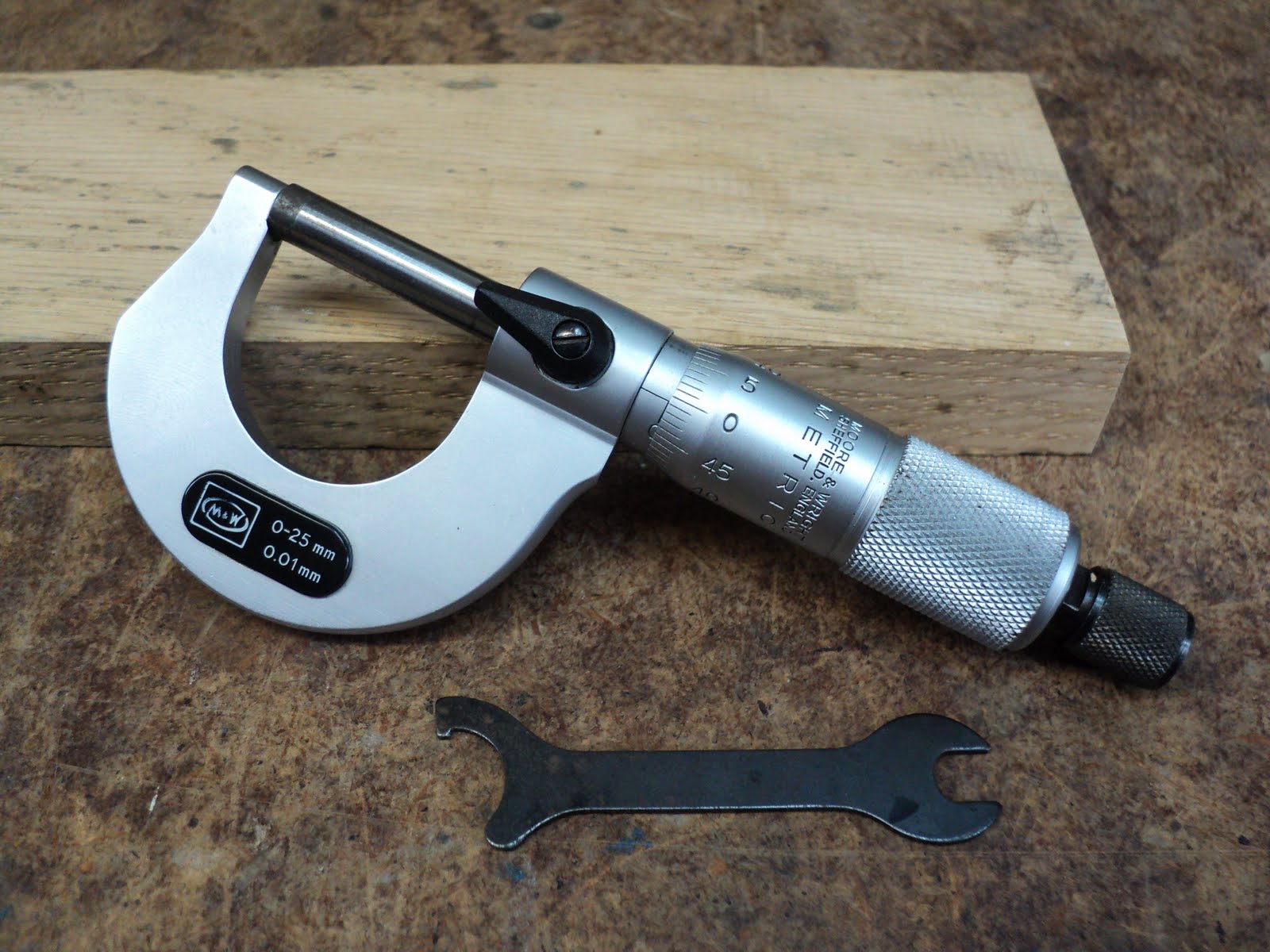 Rouge River Workshop: Zeroing a Micrometer