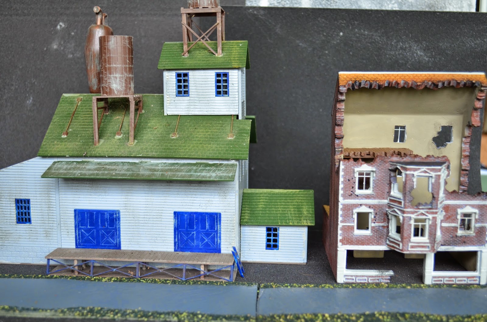 20th Century Wargames: Another Airfix Resin Building