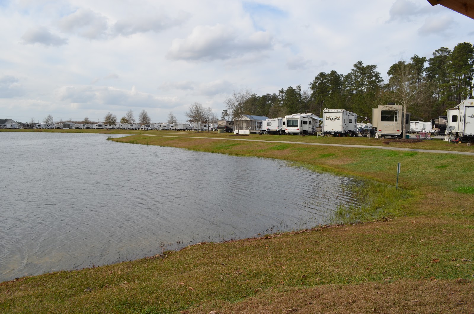 The Journey of a Lifetime: Campground Review: Lakeside RV in Livingston. LA