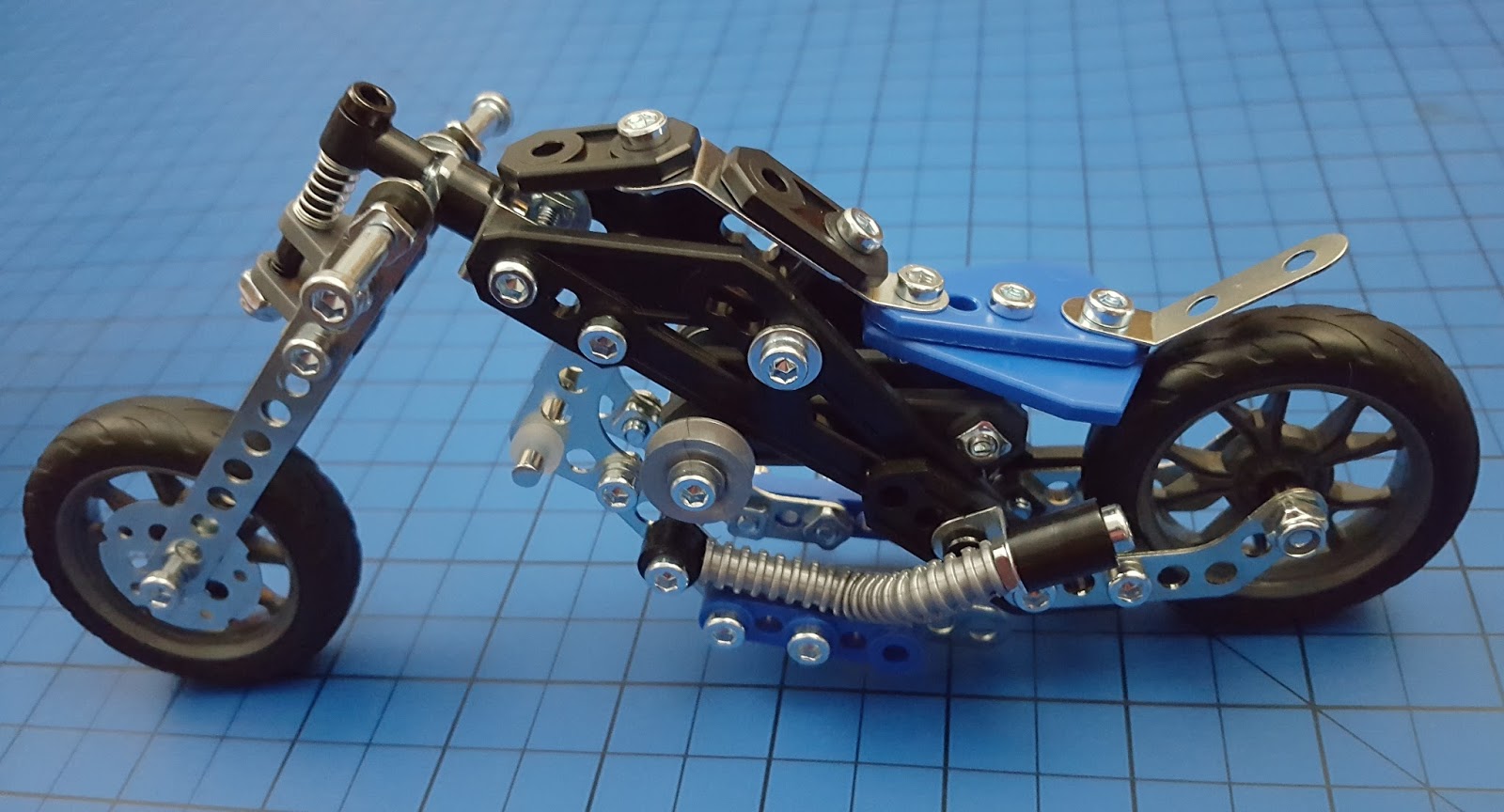 The Brick Castle: Meccano 5in1 Motorcycle Set Review (age 8+)