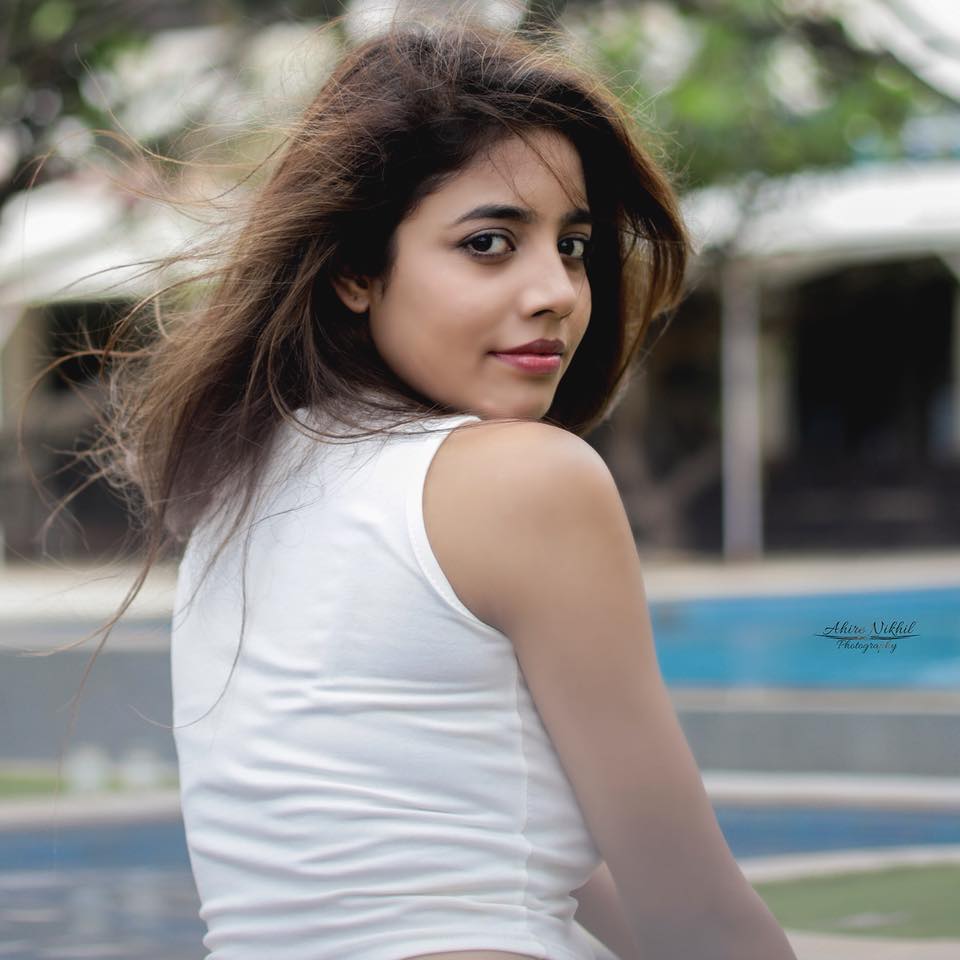 Bollywood Jalwa: Bollywood Hot & Sexy Actress Model Zainab Hashmi ...