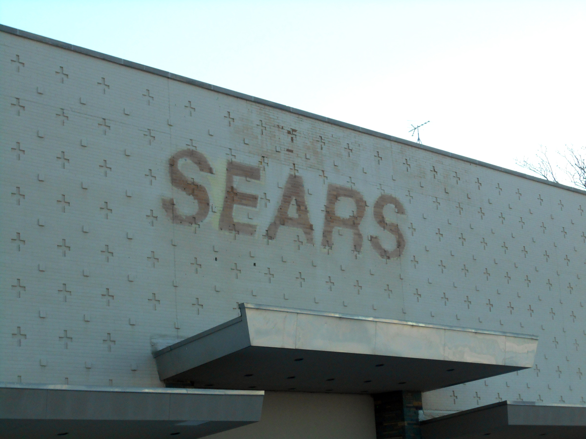Abandoned Retail - Brookdale Mall, Sears & Perkins!