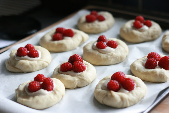 Food, unplugged: Soft raspberry buns