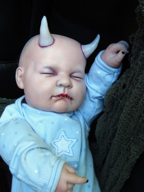 Gravenbabies Custom Horror Doll's: Sleeping DEMON baby