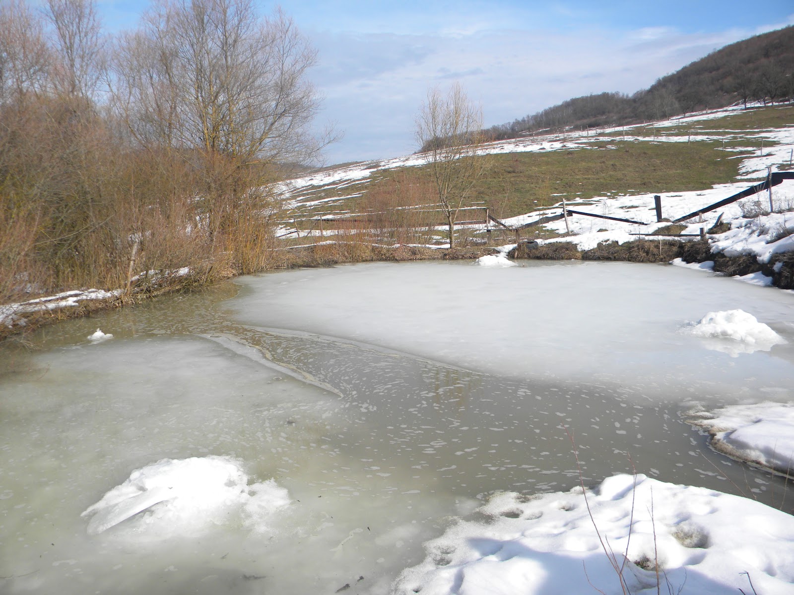 l'ermitage de Malin: topirea zapezii, fonte des neiges