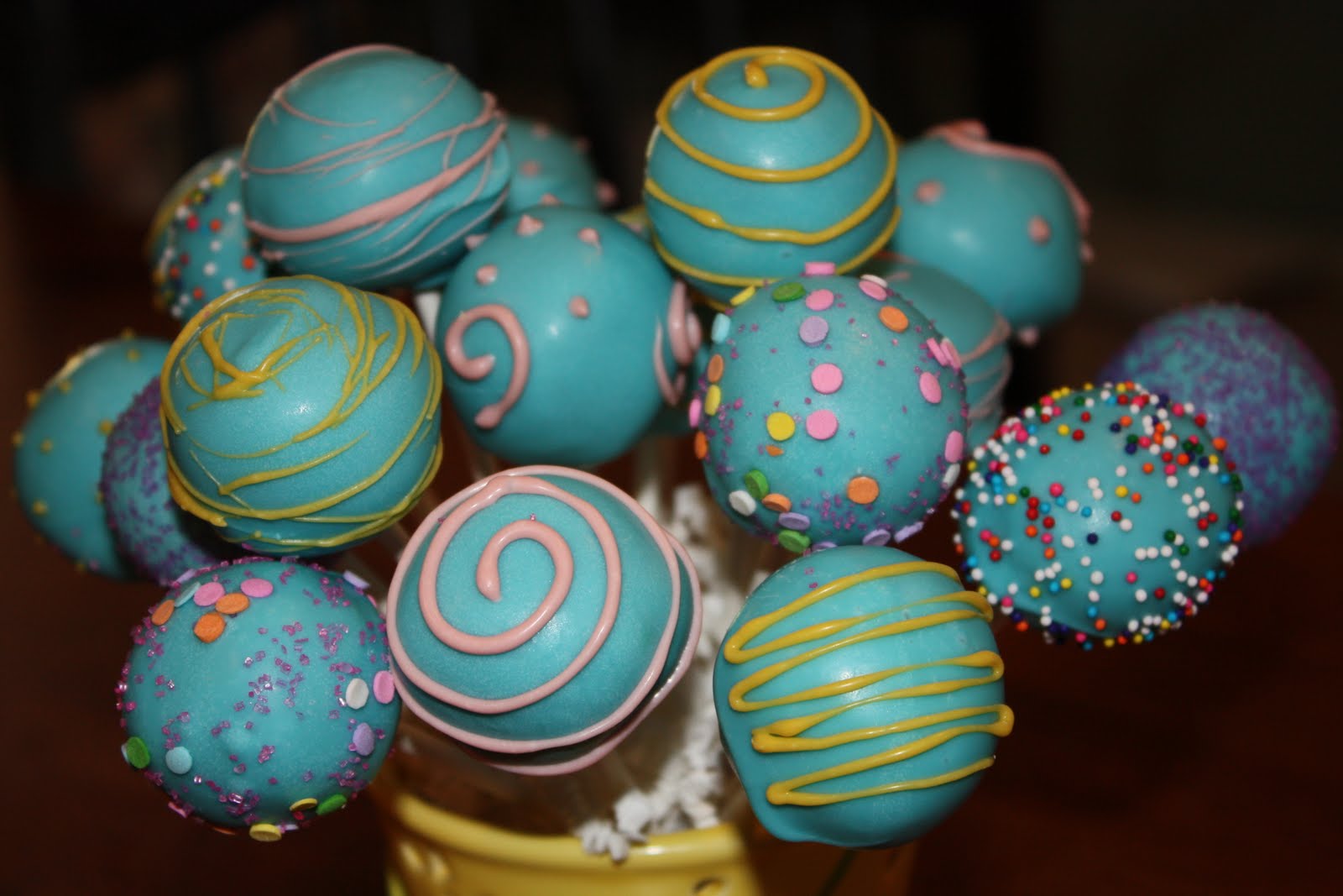 Cake Pops by Randi: Birthday Cake Pop Bouquet